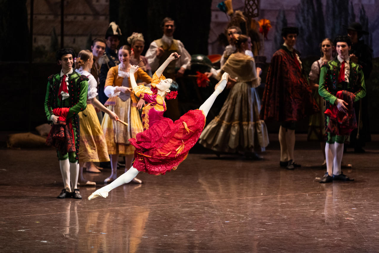 パリ・オペラ座ダンサー・インタビュー：ホヤン・カン｜チャコット